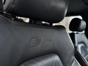 Black Audi A6 2008 in Riga, with an engine capacity of 3.00 L and mileage of 377 thousand km for 4990 €, photo 12 on AUTOMOTO.COM.LV