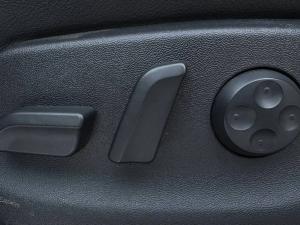 Black Audi A6 2008 in Riga, with an engine capacity of 3.00 L and mileage of 377 thousand km for 4990 €, photo 18 on AUTOMOTO.COM.LV