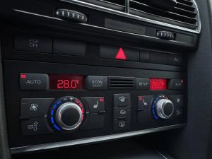 Black Audi A6 2008 in Riga, with an engine capacity of 3.00 L and mileage of 377 thousand km for 4990 €, photo 26 on AUTOMOTO.COM.LV