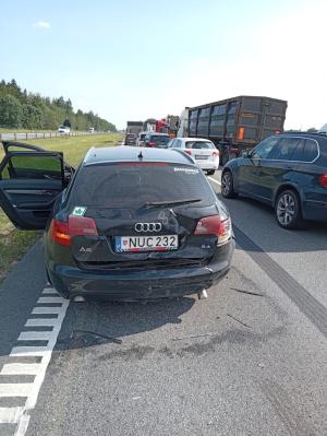 Melns Audi A6 2008 Viļņa, ar dzinēja tilpumu 3.00 L un nobraukumu 399 tūkst. km par 1200 €, foto 9 vietnē AUTOMOTO.COM.LV