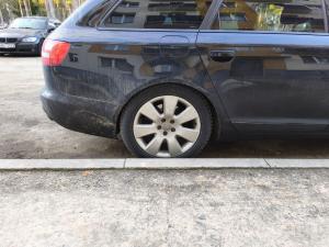 Black Audi A6 2009 in Riga, with an engine capacity of 3.00 L and mileage of 390 thousand km for 5800 €, photo 14 on AUTOMOTO.COM.LV