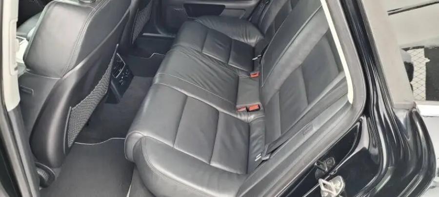 Black Audi A6 2009 in Riga, with an engine capacity of 3.00 L and mileage of 247 thousand km for 8900 €, photo 11 on AUTOMOTO.COM.LV