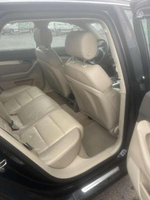 Black Audi A6 2009 in Vilnius, with an engine capacity of 2.70 L and mileage of 280 thousand km for 3700 €, photo 13 on AUTOMOTO.COM.LV