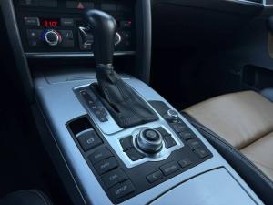 Black Audi A6 2009 in Riga, with an engine capacity of 3.00 L and mileage of 325 thousand km for 5990 €, photo 26 on AUTOMOTO.COM.LV