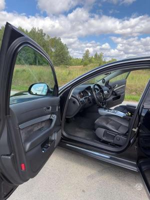 Black Audi A6 2010 in Siauliai, with an engine capacity of 3.00 L and mileage of 295 thousand km for 6650 €, photo 20 on AUTOMOTO.COM.LV