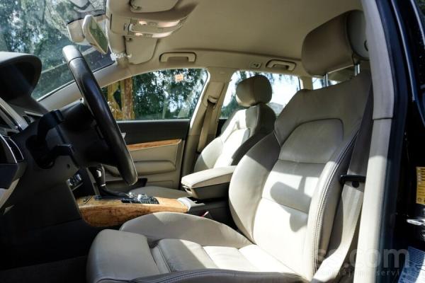 Audi A6 2010 in Riga on AUTOMOTO.COM.LV Black Audi A6 2010 in Riga, with an engine capacity of 2.70 L and mileage of 278 thousand km for 6990 €, photo 7 on AUTOMOTO.COM.LV