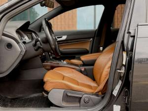 Black Audi A6 2010 in Vilnius, with an engine capacity of 2.70 L and mileage of 410 thousand km for 2900 €, photo 8 on AUTOMOTO.COM.LV