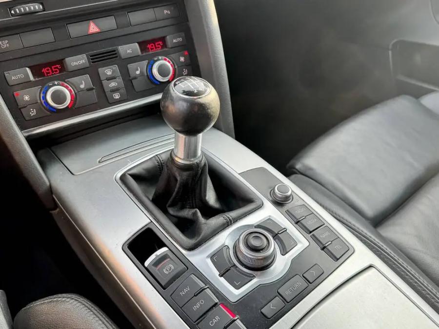 Black Audi A6 2011 in Rezekne, with an engine capacity of 2.00 L and mileage of 219 thousand km for 6850 €, photo 14 on AUTOMOTO.COM.LV