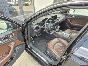 Black Audi A6 2011 in Marijampole, with an engine capacity of 2.97 L and mileage of 267 thousand km for 12500 €, photo 12 on AUTOMOTO.COM.LV