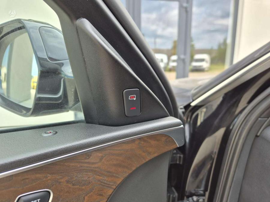 Black Audi A6 2011 in Marijampole, with an engine capacity of 2.97 L and mileage of 267 thousand km for 12500 €, photo 16 on AUTOMOTO.COM.LV