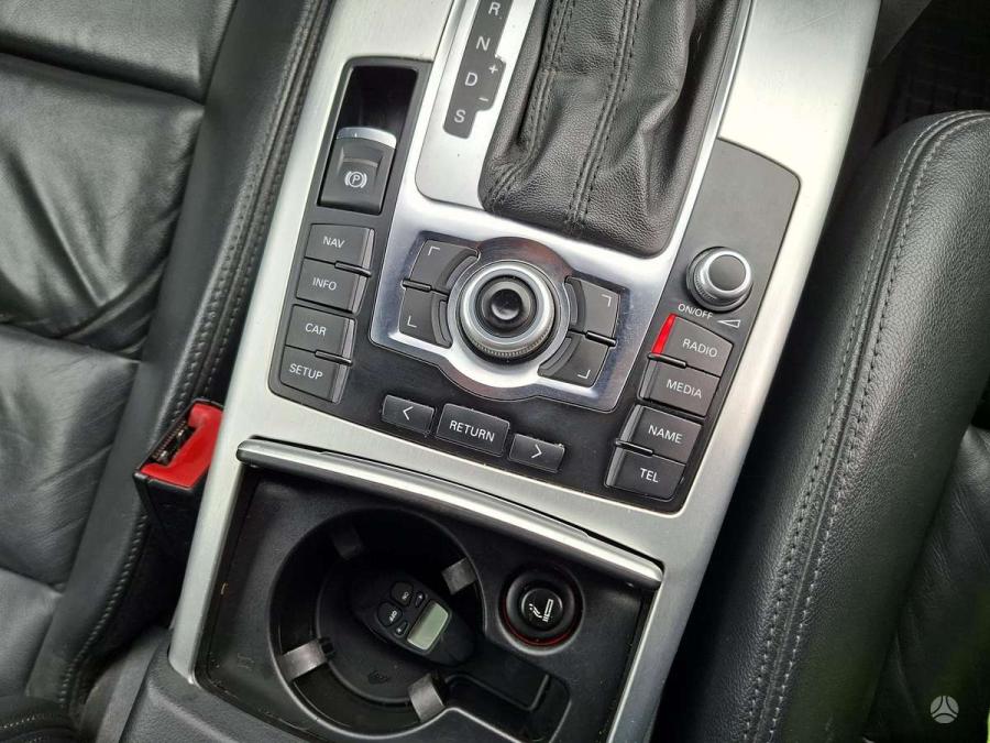 Black Audi A6 2011 in Silute, with an engine capacity of 2.97 L and mileage of 334 thousand km for 5900 €, photo 16 on AUTOMOTO.COM.LV