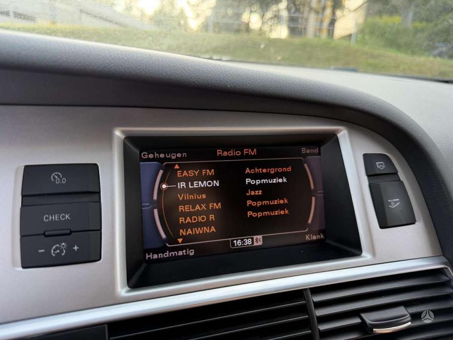Melns Audi A6 2011 Viļņa, ar dzinēja tilpumu 2.00 L un nobraukumu 284 tūkst. km par 5900 €, foto 16 vietnē AUTOMOTO.COM.LV