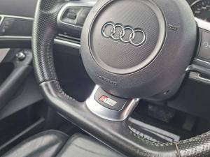 Black Audi A6 2011 in Silute, with an engine capacity of 2.97 L and mileage of 340 thousand km for 5900 €, photo 18 on AUTOMOTO.COM.LV