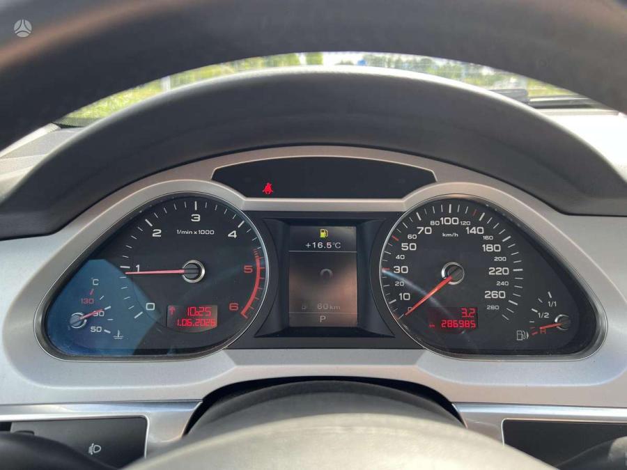 Black Audi A6 2011 in Taurage, with an engine capacity of 1.97 L and mileage of 295 thousand km for 5350 €, photo 18 on AUTOMOTO.COM.LV