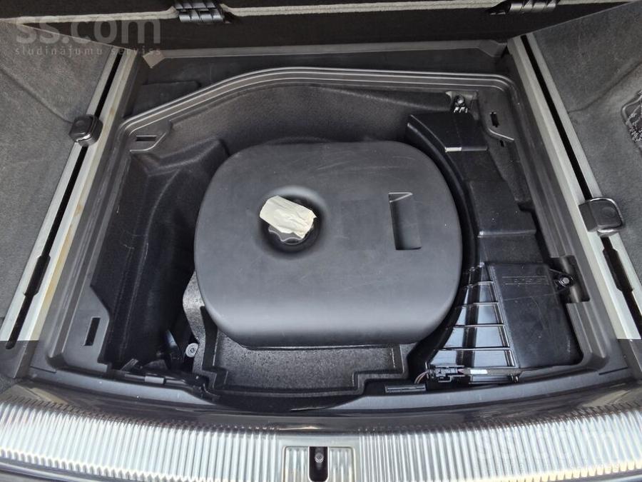 Black Audi A6 2012 in Riga, with an engine capacity of 3.00 L and mileage of 219 thousand km for 12950 €, photo 15 on AUTOMOTO.COM.LV