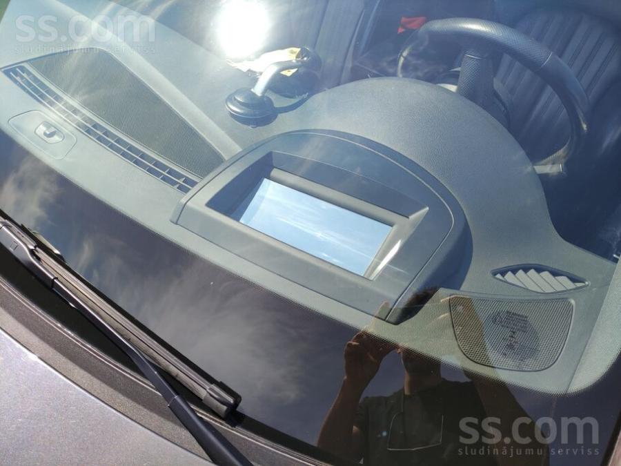 Black Audi A6 2012 in Riga, with an engine capacity of 3.00 L and mileage of 249 thousand km for 11000 €, photo 5 on AUTOMOTO.COM.LV