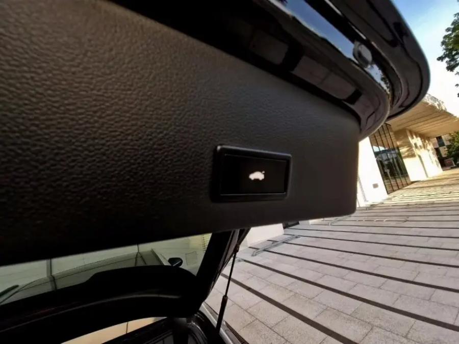 Black Audi A6 2012 in Riga, with an engine capacity of 3.00 L and mileage of 136 thousand km for 18900 €, photo 19 on AUTOMOTO.COM.LV