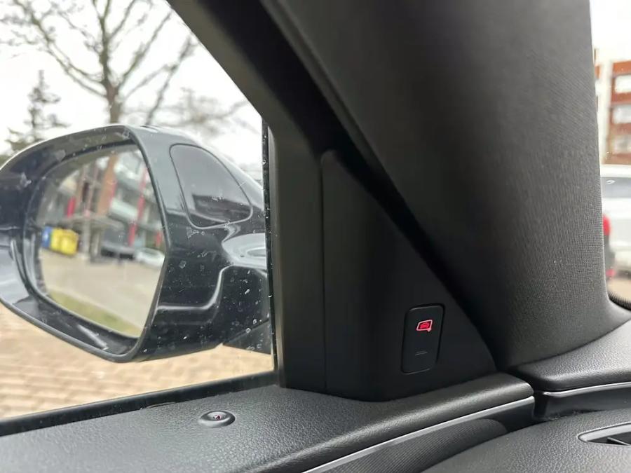 Black Audi A6 2012 in Riga, with an engine capacity of 3.00 L and mileage of 276 thousand km for 9990 €, photo 19 on AUTOMOTO.COM.LV