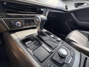Black Audi A6 2012 in Kaunas, with an engine capacity of 2.97 L and mileage of 287 thousand km for 9200 €, photo 19 on AUTOMOTO.COM.LV