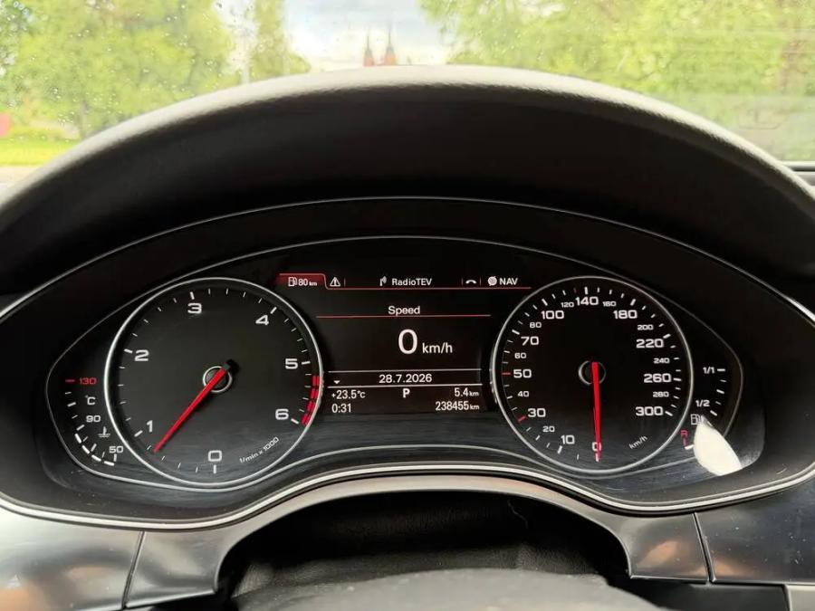 Black Audi A6 2012 in Rezekne, with an engine capacity of 3.00 L and mileage of 238 thousand km for 11990 €, photo 19 on AUTOMOTO.COM.LV