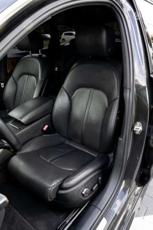 Black Audi A6 2012 in Vilnius, with an engine capacity of 2.97 L and mileage of 249 thousand km for 14800 €, photo 26 on AUTOMOTO.COM.LV