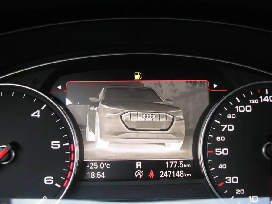 Black Audi A6 2012 in Sigulda, with an engine capacity of 3.00 L and mileage of 247 thousand km for 14950 €, photo 16 on AUTOMOTO.COM.LV