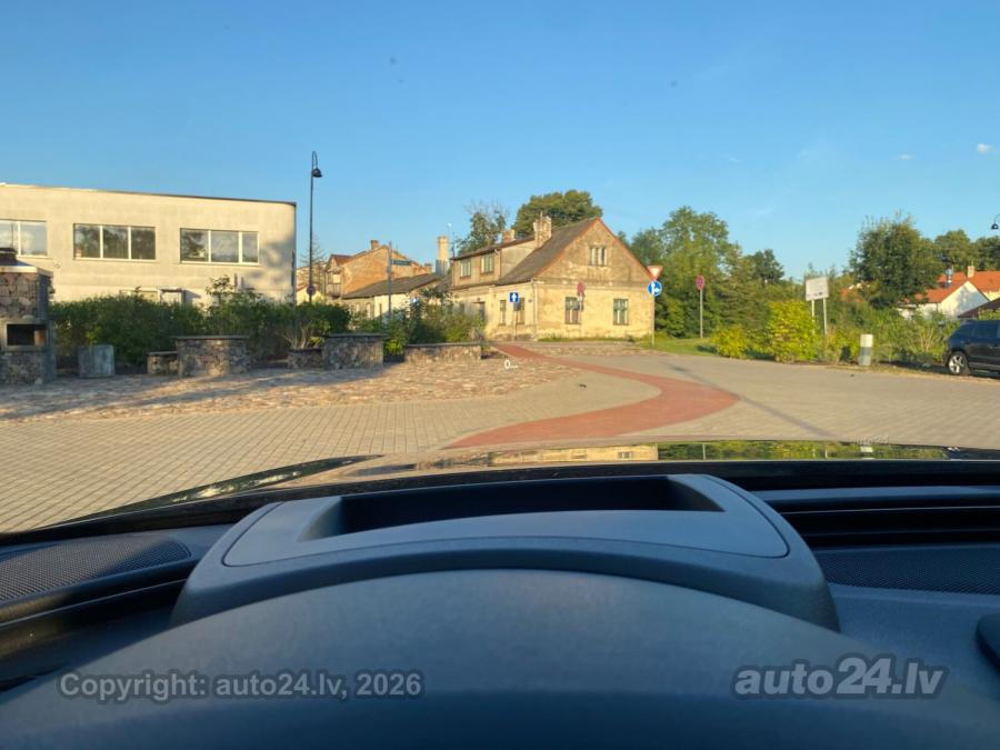 Black Audi A6 2012 in Riga, with an engine capacity of 3.00 L and mileage of 295 thousand km for 13500 €, photo 11 on AUTOMOTO.COM.LV