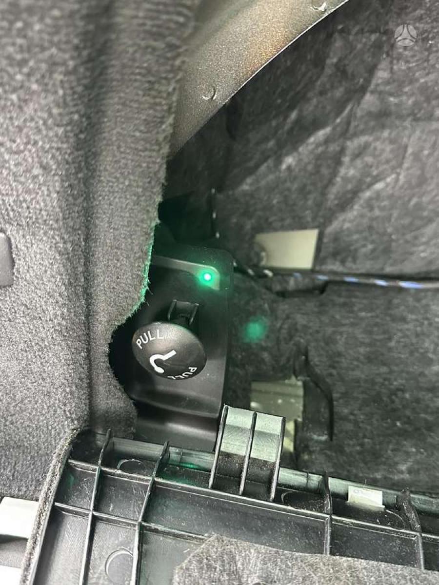 Black Audi A6 2012 in Vilnius, with an engine capacity of 2.97 L and mileage of 255 thousand km for 10350 €, photo 13 on AUTOMOTO.COM.LV