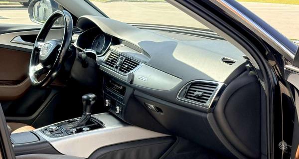 Audi A6 2012 in Klaipeda on AUTOMOTO.COM.LV Black Audi A6 2012 in Klaipeda, with an engine capacity of 2.97 L and mileage of 196 thousand km for 9600 €, photo 9 on AUTOMOTO.COM.LV
