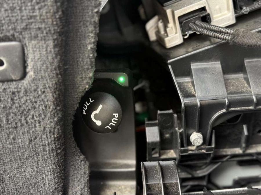 Black Audi A6 2012 in Utena, with an engine capacity of 2.97 L and mileage of 255 thousand km for 12950 €, photo 43 on AUTOMOTO.COM.LV