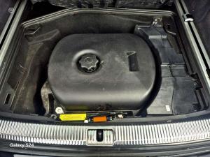 Black Audi A6 2013 in Siauliai, with an engine capacity of 3.00 L and mileage of 212 thousand km for 10350 €, photo 24 on AUTOMOTO.COM.LV