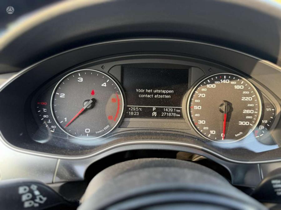 Black Audi A6 2013 in Utena, with an engine capacity of 2.97 L and mileage of 271 thousand km for 10500 €, photo 16 on AUTOMOTO.COM.LV