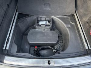 Black Audi A6 2013 in Utena, with an engine capacity of 3.00 L and mileage of 271 thousand km for 10500 €, photo 9 on AUTOMOTO.COM.LV