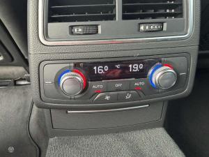 Black Audi A6 2013 in Raseiniai, with an engine capacity of 2.97 L and mileage of 272 thousand km for 9650 €, photo 18 on AUTOMOTO.COM.LV