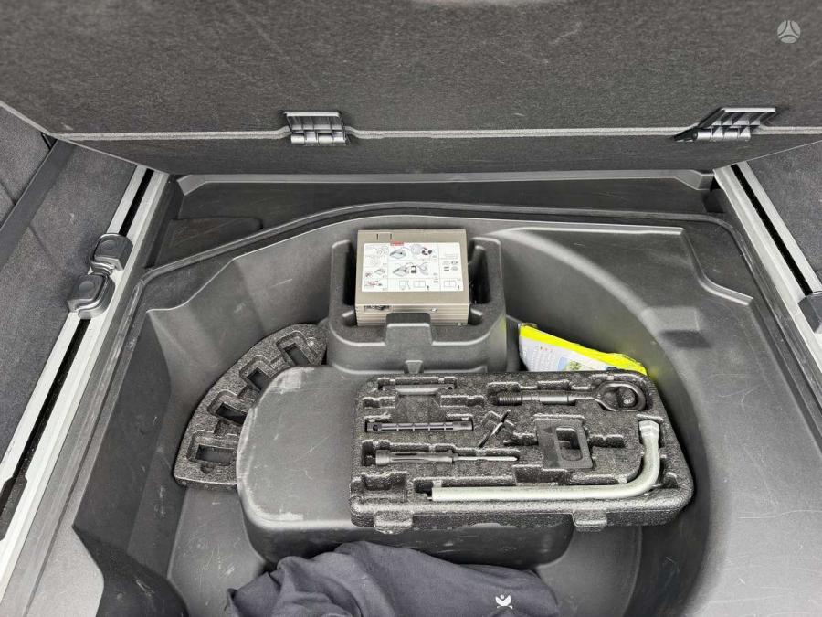 Black Audi A6 2013 in Raseiniai, with an engine capacity of 2.97 L and mileage of 272 thousand km for 9650 €, photo 24 on AUTOMOTO.COM.LV