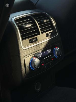 Black Audi A6 2013 in Vilnius, with an engine capacity of 2.97 L and mileage of 231 thousand km for 14500 €, photo 40 on AUTOMOTO.COM.LV
