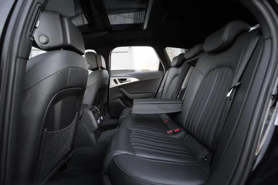 Black Audi A6 2014 in Jelgava, with an engine capacity of 3.00 L and mileage of 189 thousand km for 15900 €, photo 15 on AUTOMOTO.COM.LV
