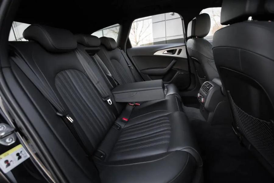 Black Audi A6 2014 in Jelgava, with an engine capacity of 3.00 L and mileage of 189 thousand km for 15900 €, photo 16 on AUTOMOTO.COM.LV