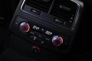Black Audi A6 2014 in Jelgava, with an engine capacity of 3.00 L and mileage of 189 thousand km for 15900 €, photo 17 on AUTOMOTO.COM.LV