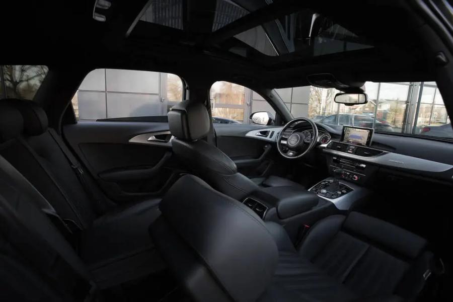 Black Audi A6 2014 in Jelgava, with an engine capacity of 3.00 L and mileage of 189 thousand km for 15900 €, photo 19 on AUTOMOTO.COM.LV