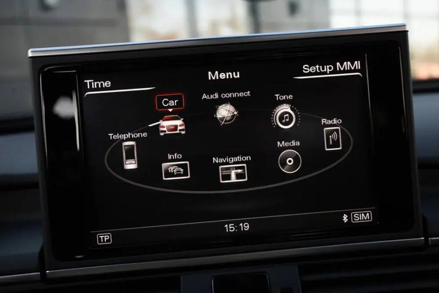 Black Audi A6 2014 in Jelgava, with an engine capacity of 3.00 L and mileage of 189 thousand km for 15900 €, photo 29 on AUTOMOTO.COM.LV