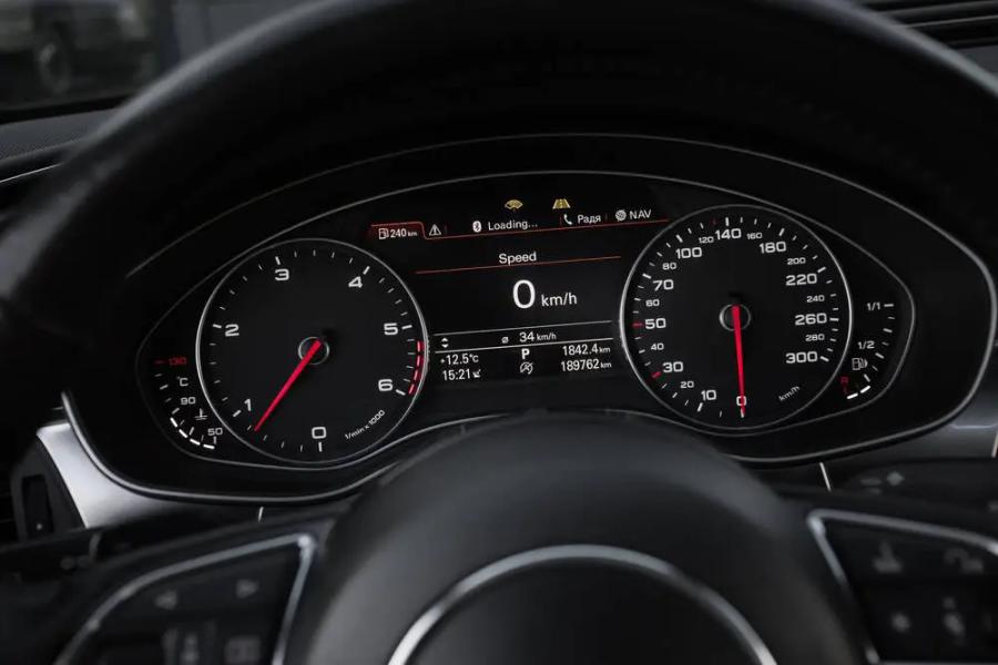 Black Audi A6 2014 in Jelgava, with an engine capacity of 3.00 L and mileage of 189 thousand km for 15900 €, photo 45 on AUTOMOTO.COM.LV