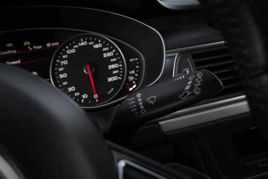 Black Audi A6 2014 in Jelgava, with an engine capacity of 3.00 L and mileage of 189 thousand km for 15900 €, photo 49 on AUTOMOTO.COM.LV