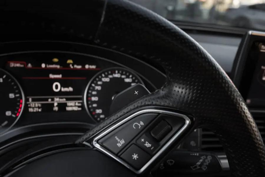 Black Audi A6 2014 in Jelgava, with an engine capacity of 3.00 L and mileage of 189 thousand km for 15900 €, photo 50 on AUTOMOTO.COM.LV