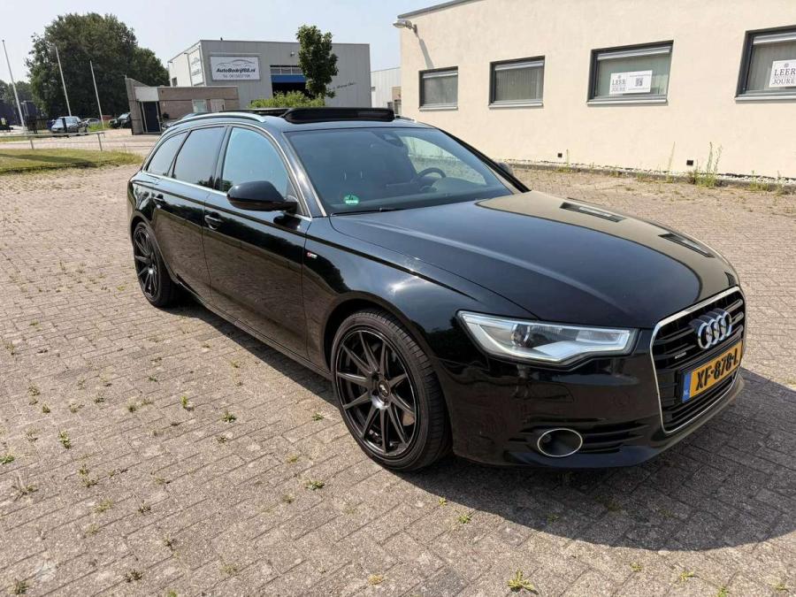Black Audi A6 2014 in Panevezys, with an engine capacity of 2.97 L and mileage of 327 thousand km for 10999 €, photo 38 on AUTOMOTO.COM.LV