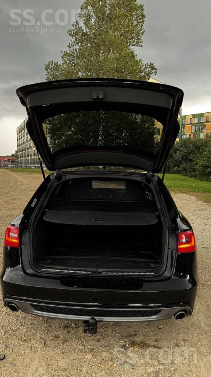Black Audi A6 2014 in Riga, with an engine capacity of 3.00 L and mileage of 334 thousand km for 12200 €, photo 5 on AUTOMOTO.COM.LV