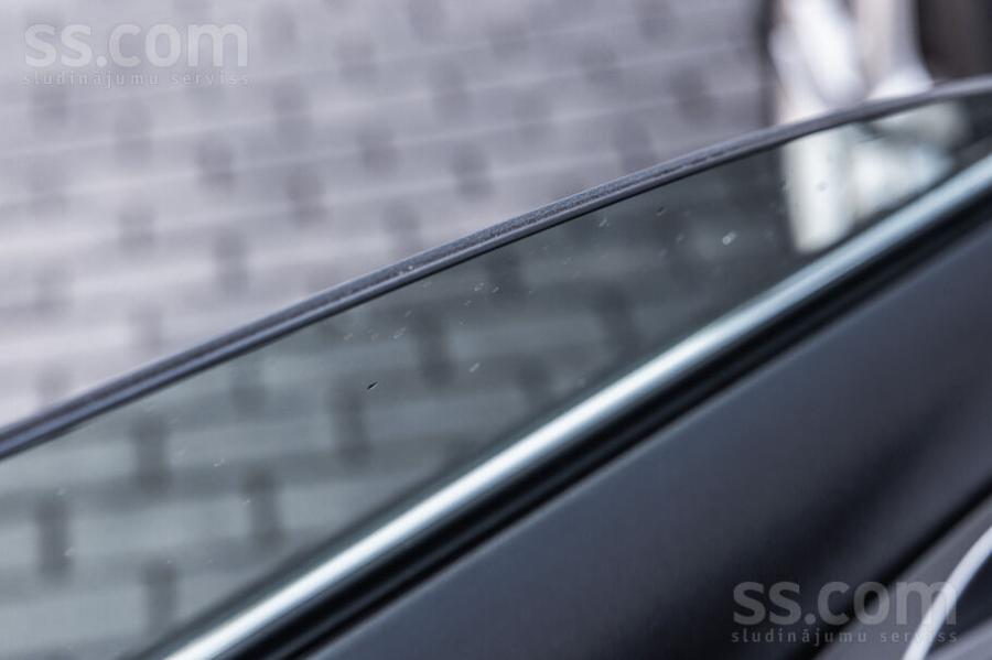 Black Audi A6 2015 in Tukums, with an engine capacity of 3.00 L and mileage of 286 thousand km for 12600 €, photo 26 on AUTOMOTO.COM.LV