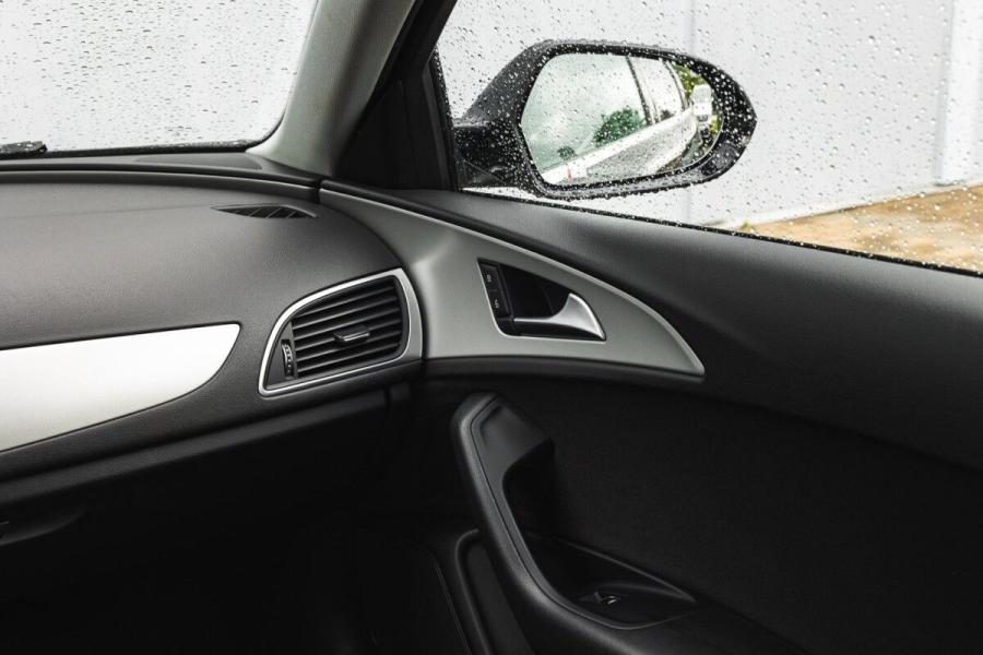 Black Audi A6 2015 in Ventspils, with an engine capacity of 3.00 L and mileage of 296 thousand km for 12150 €, photo 34 on AUTOMOTO.COM.LV