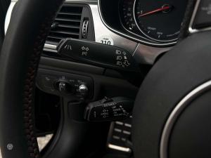 Black Audi A6 2015 in Vilnius, with an engine capacity of 2.97 L and mileage of 249 thousand km for 18450 €, photo 13 on AUTOMOTO.COM.LV