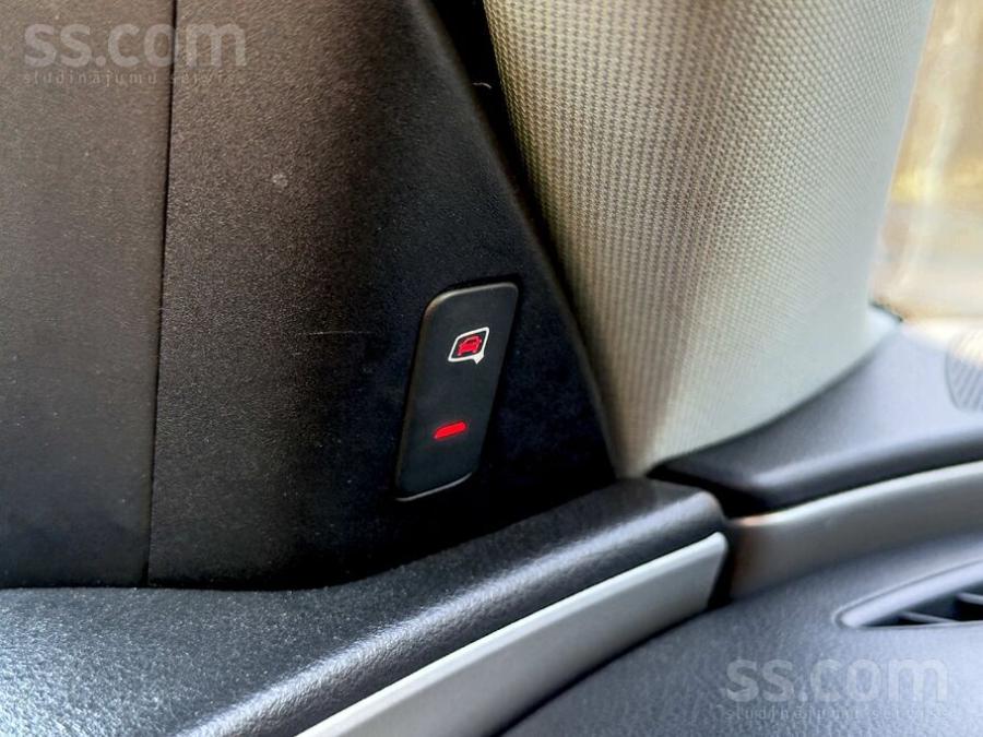 Black Audi A6 2016 in Riga, with an engine capacity of 3.00 L and mileage of 310 thousand km for 9895 €, photo 15 on AUTOMOTO.COM.LV